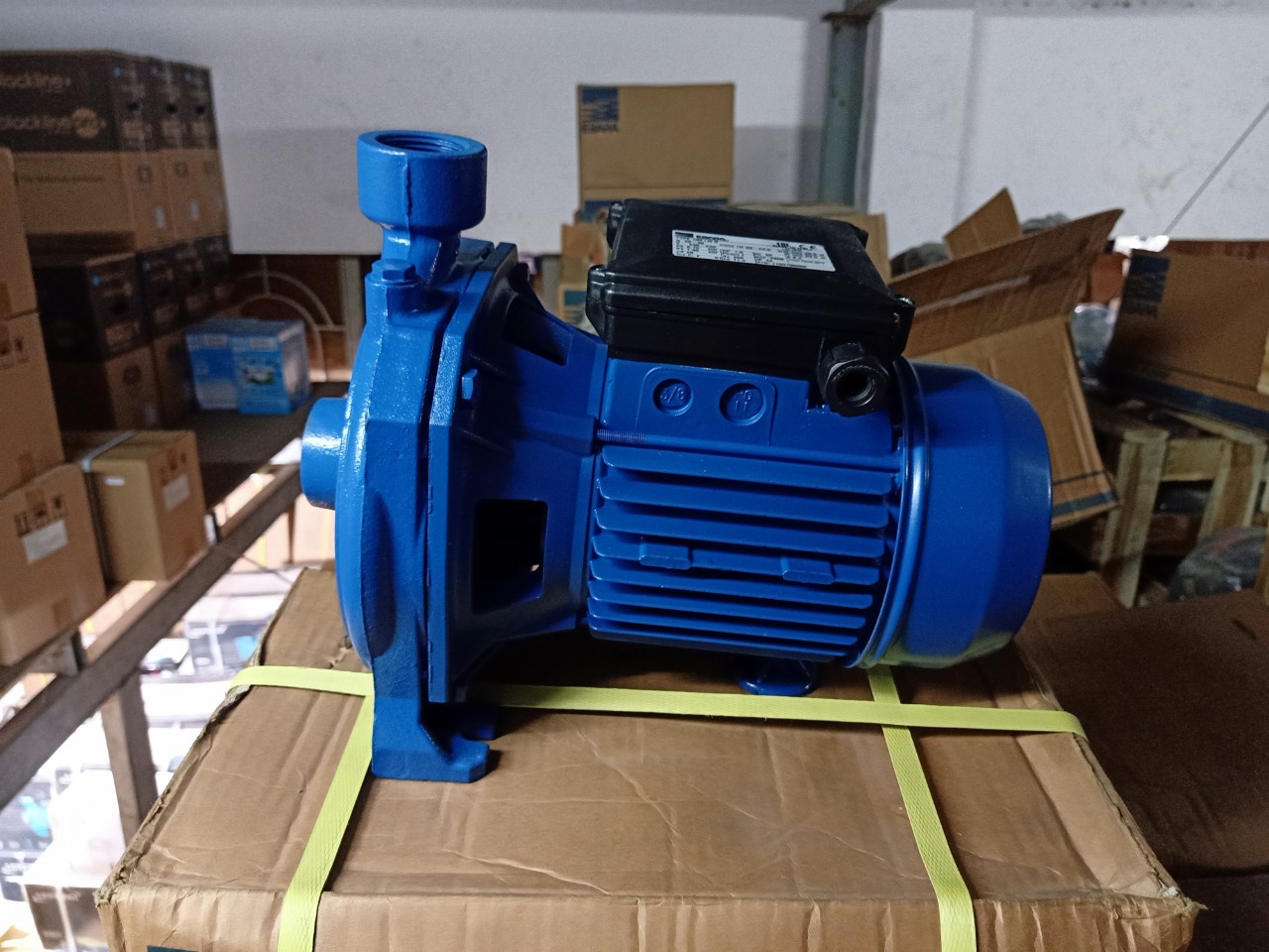 Máy bơm ly tâm Ebara CMA 1.00M giảm 30% còn 3.300.000